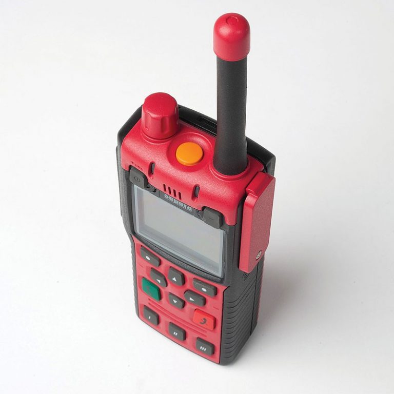 Radio Portátil TETRA Sepura STP8X100 • Sumitec Comunicaciones